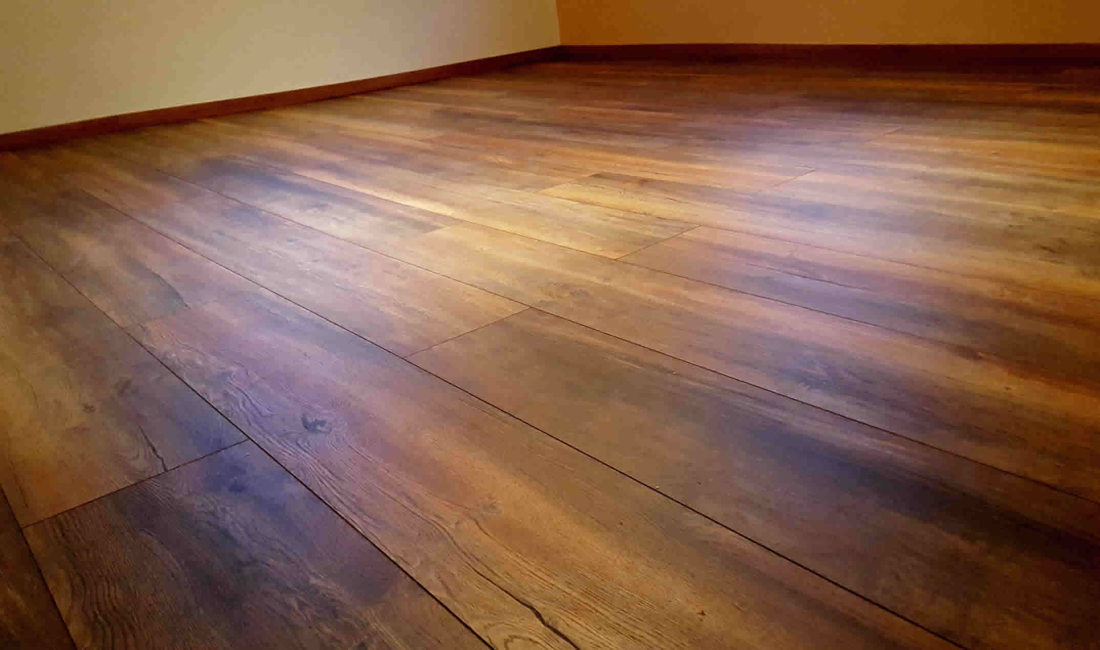 Verlegen von Laminat, Parkett, Kork, Vinyl, CV-und Linoleum, Teppich